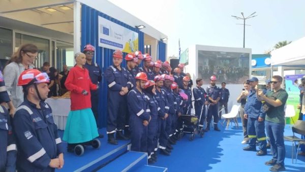 88η ΔΕΘ: 38 Αιτούντες Άσυλο Παίρνουν Βεβαιώσεις Συμμετοχής σε ...