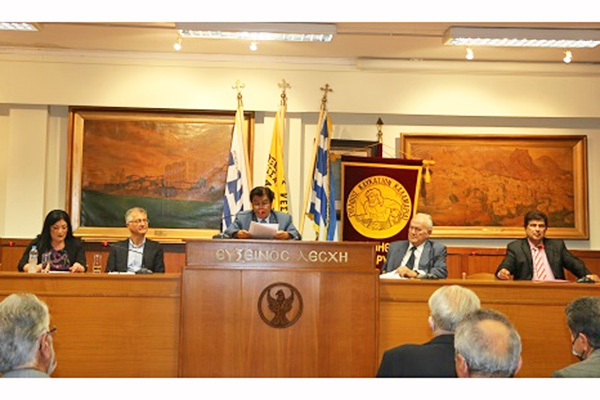 Στην κατάμεστη Εύξεινο Λέσχη Θεσσαλονίκης έγινε η παρουσίαση του ...