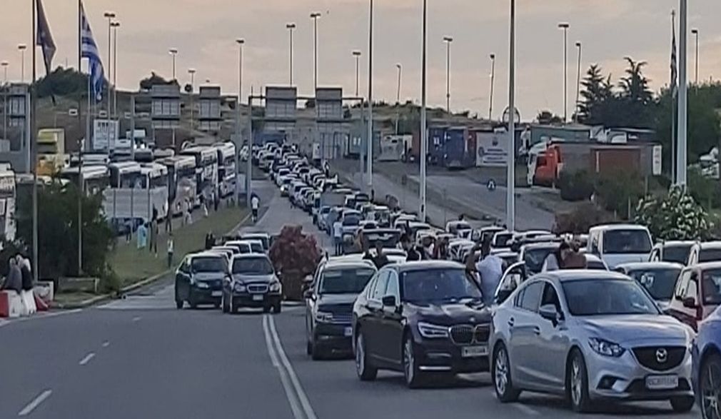 Θεσσαλονίκη: Δίπλωσε νταλίκα στον Περιφερειακό Eidisis.gr - Η ...